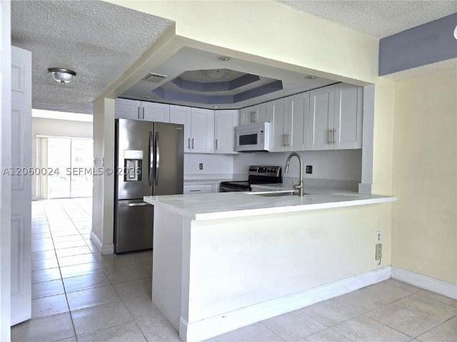 Luxury apartment complex for rent in Miami Terrace Mobile Home, United States