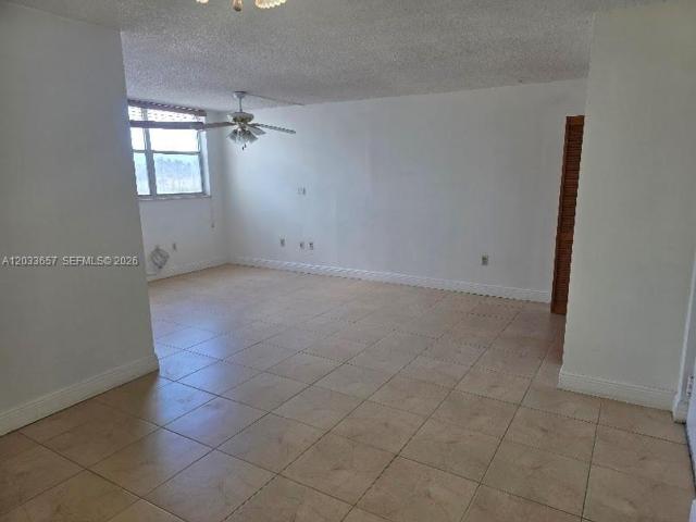 Luxury apartment complex for rent in Miami Terrace Mobile Home, United States