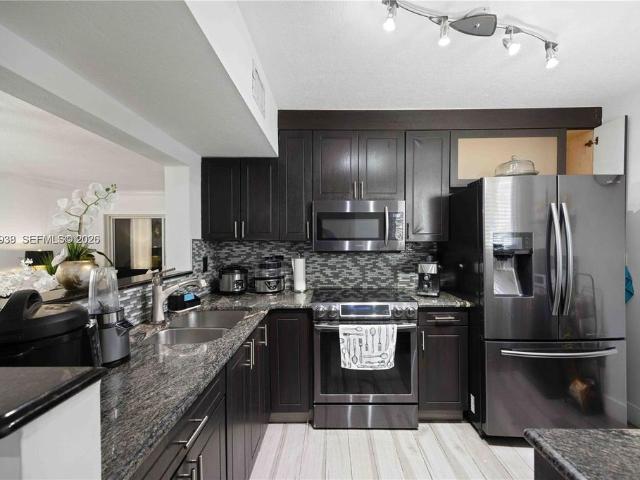 Luxury apartment complex for rent in Miami Terrace Mobile Home, United States