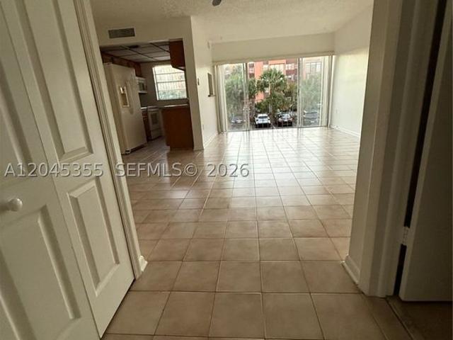 Luxury apartment complex for rent in Miami Terrace Mobile Home, United States