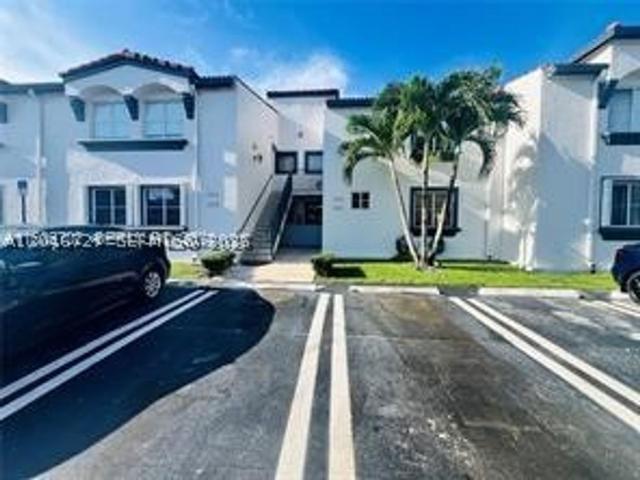 Luxury apartment complex for rent in Miami Terrace Mobile Home, United States