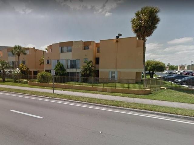 Luxury apartment complex for rent in Miami Terrace Mobile Home, Florida