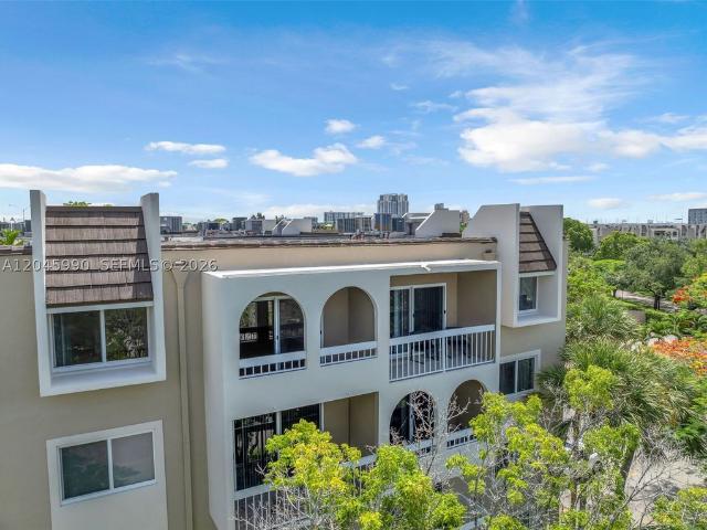Luxury apartment complex for rent in Miami, United States