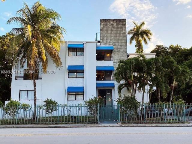 Luxury apartment complex for rent in Miami, United States