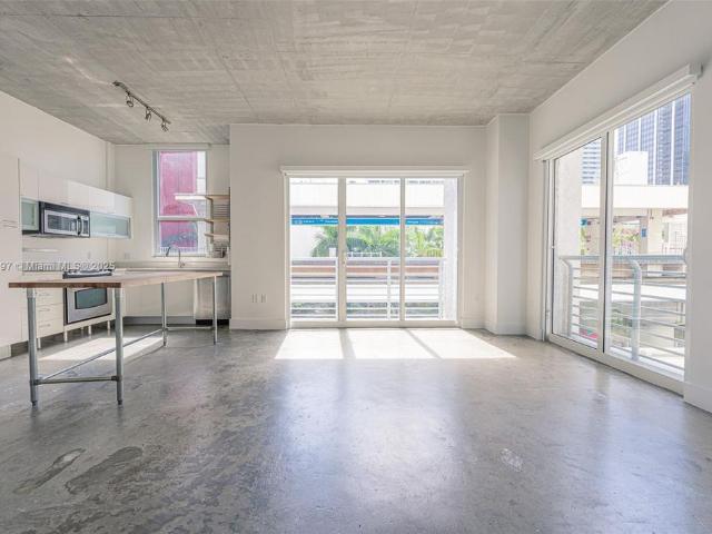 Luxury apartment complex for rent in Miami, United States