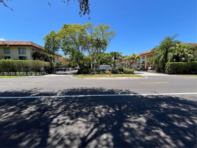 Luxury apartment complex for rent in Miami, United States