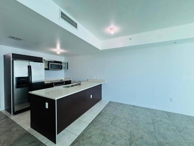 Luxury apartment complex for rent in Miami, United States