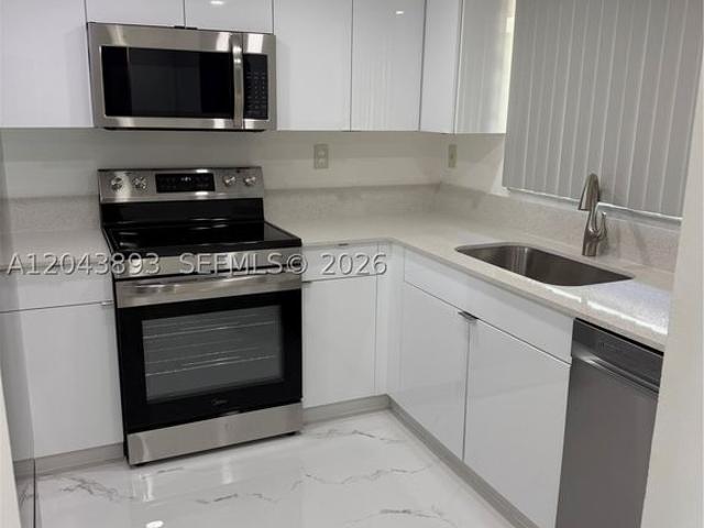 Luxury apartment complex for rent in Miami, United States