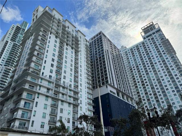 Luxury apartment complex for rent in Miami, United States