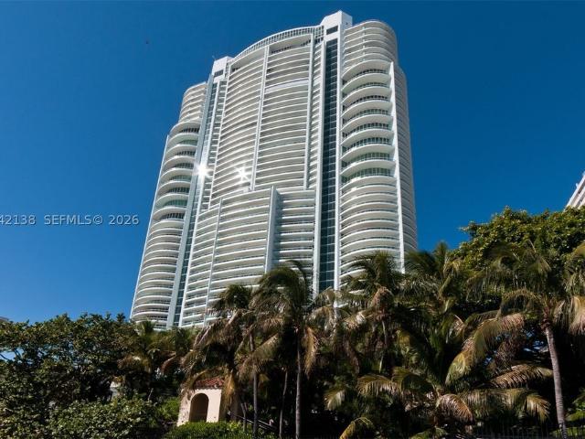 Luxury apartment complex for rent in Miami, United States