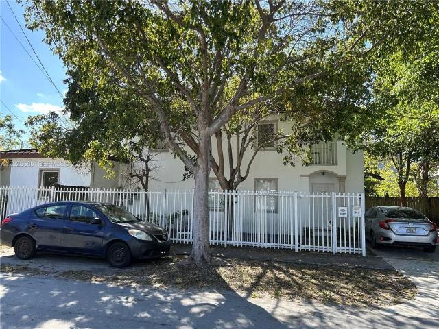 Luxury apartment complex for rent in Miami, United States
