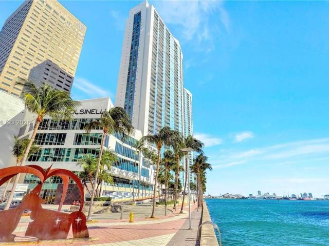 Luxury apartment complex for rent in Miami, United States