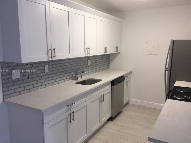 Luxury apartment complex for rent in Miami, United States