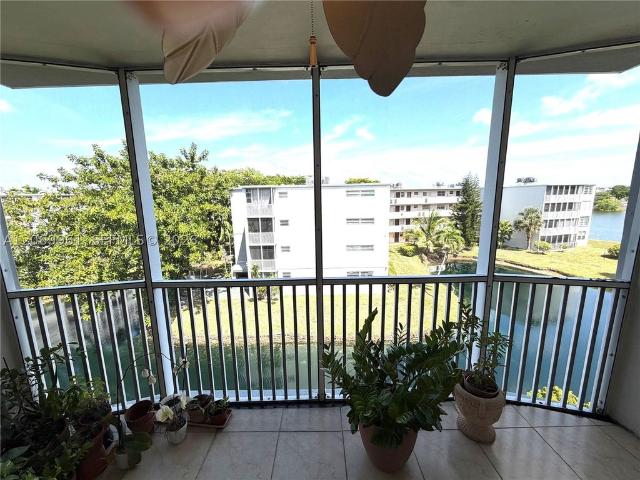 Luxury apartment complex for rent in Miami, United States