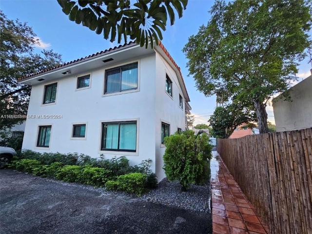 Luxury apartment complex for rent in Miami, United States