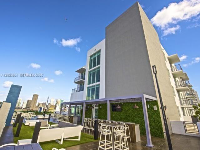 Luxury apartment complex for rent in Miami, United States