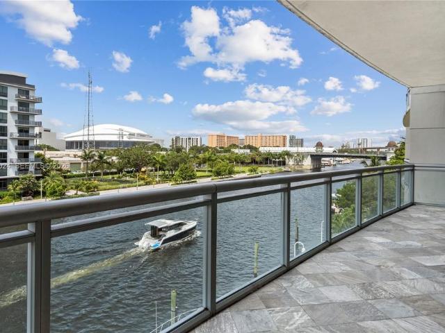 Luxury apartment complex for rent in Miami, United States