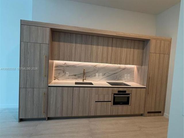 Luxury apartment complex for rent in Miami, United States