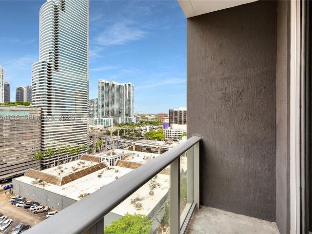 Luxury apartment complex for rent in Miami, United States