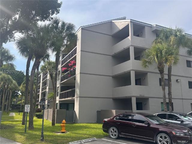 Luxury apartment complex for rent in Miami, United States