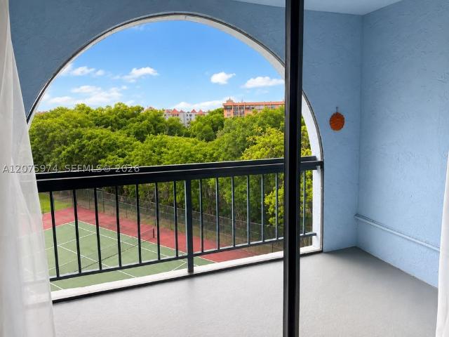 Luxury apartment complex for rent in Miami, United States