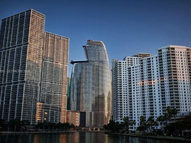 Luxury apartment complex for rent in Miami, United States