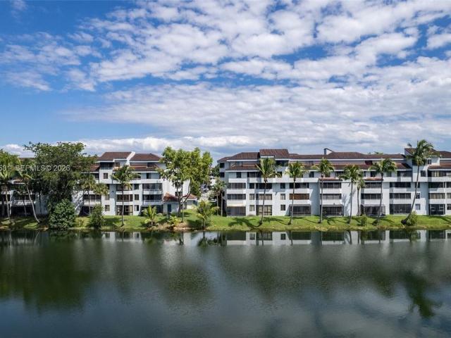 Luxury apartment complex for rent in Miami, United States