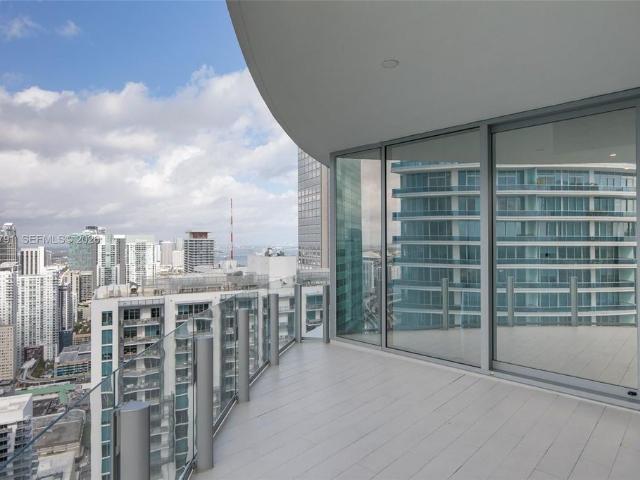 Luxury apartment complex for rent in Miami, United States