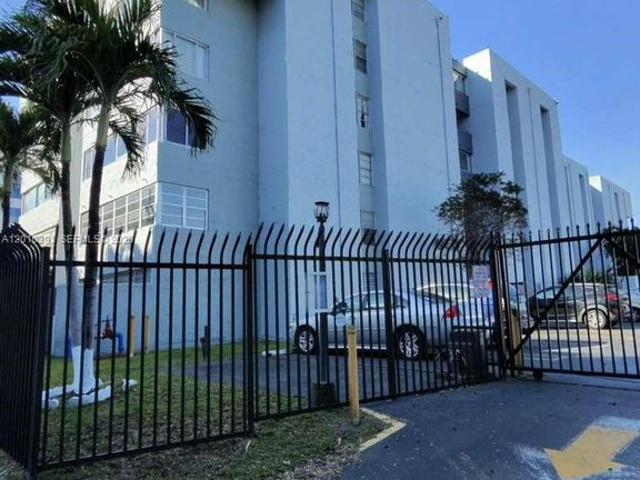 Luxury apartment complex for rent in Miami, United States
