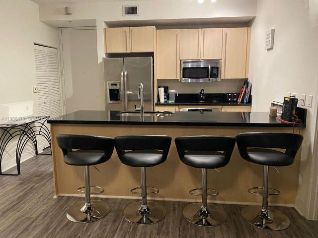 Luxury apartment complex for rent in Miami, United States