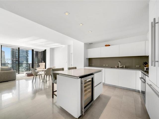 Luxury apartment complex for rent in Miami, United States