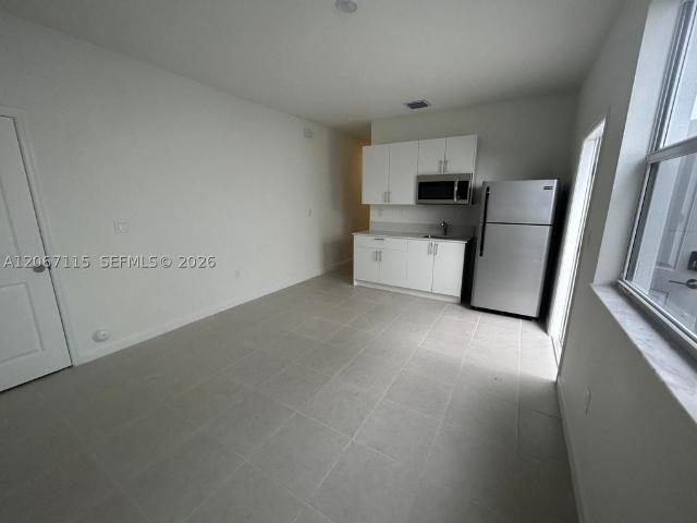 Luxury apartment complex for rent in Miami, United States
