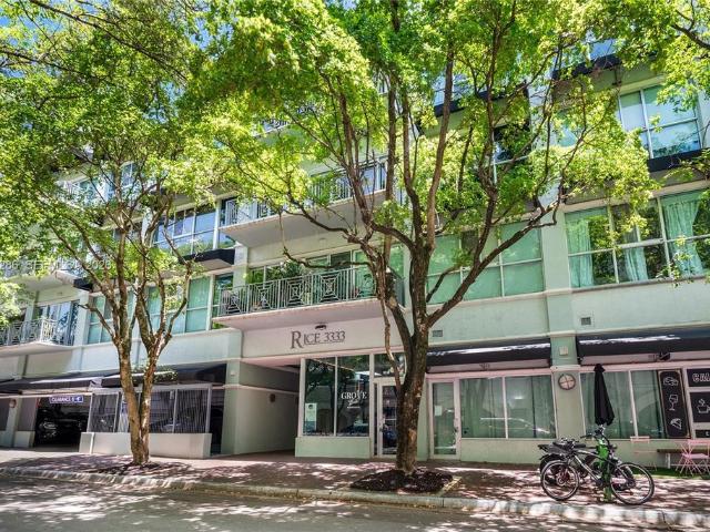 Luxury apartment complex for rent in Miami, United States