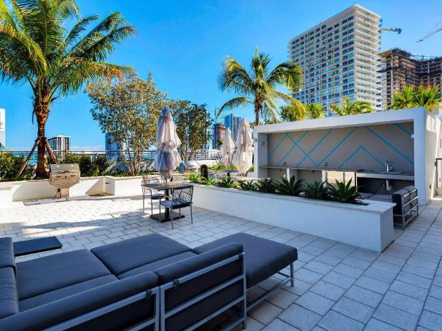 Luxury apartment complex for rent in Miami, United States