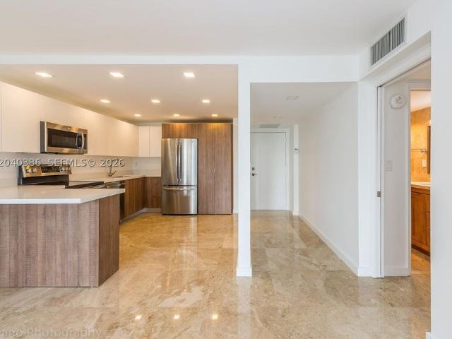 Luxury apartment complex for rent in Miami, United States
