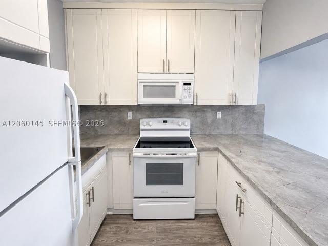 Luxury apartment complex for rent in Miami, United States