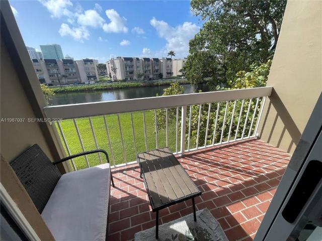 Luxury apartment complex for rent in Miami, United States