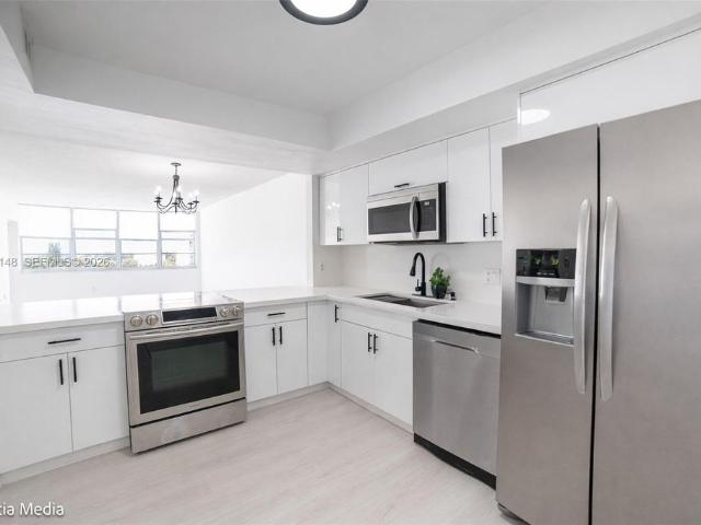 Luxury apartment complex for rent in Miami, United States