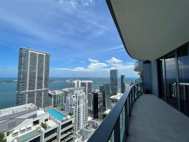 Luxury apartment complex for rent in Miami, United States