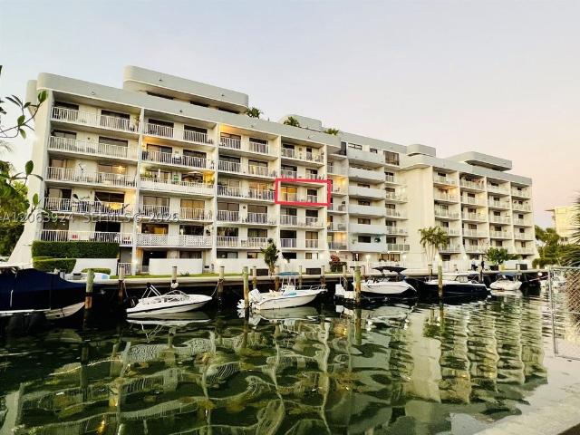 Luxury apartment complex for rent in Miami, United States