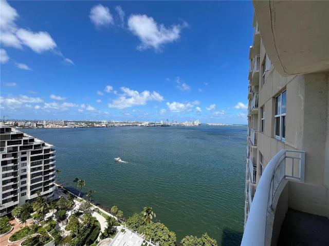 Luxury apartment complex for rent in Miami, United States