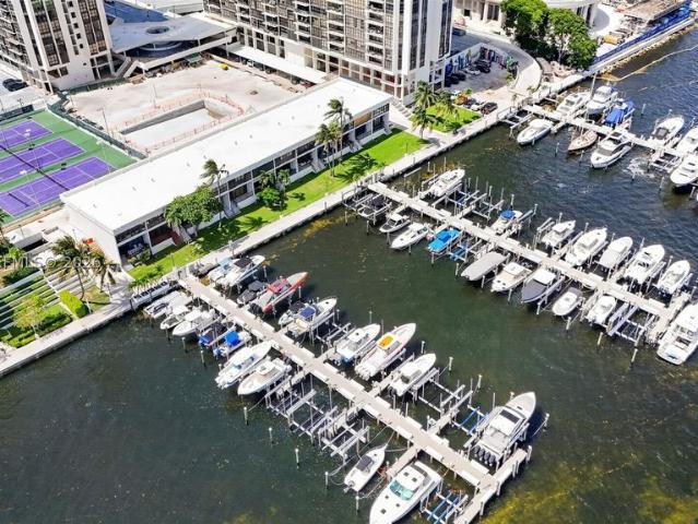 Luxury apartment complex for rent in Miami, United States