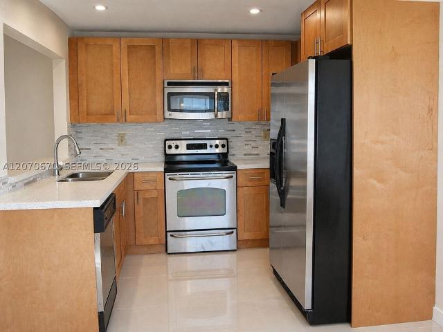 Luxury apartment complex for rent in Miami, United States