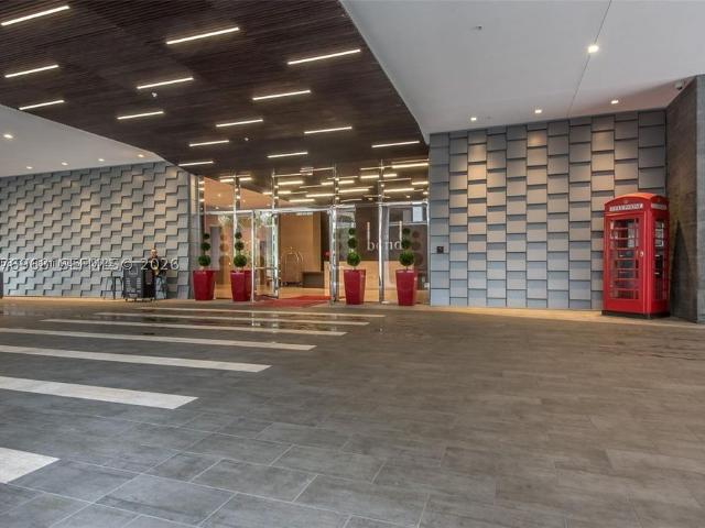 Luxury apartment complex for rent in Miami, United States