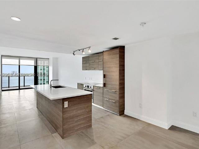 Luxury apartment complex for rent in Miami, United States