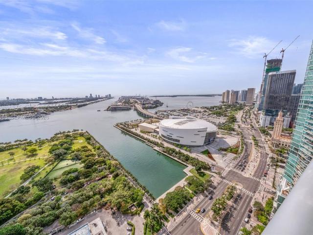 Luxury apartment complex for rent in Miami, United States
