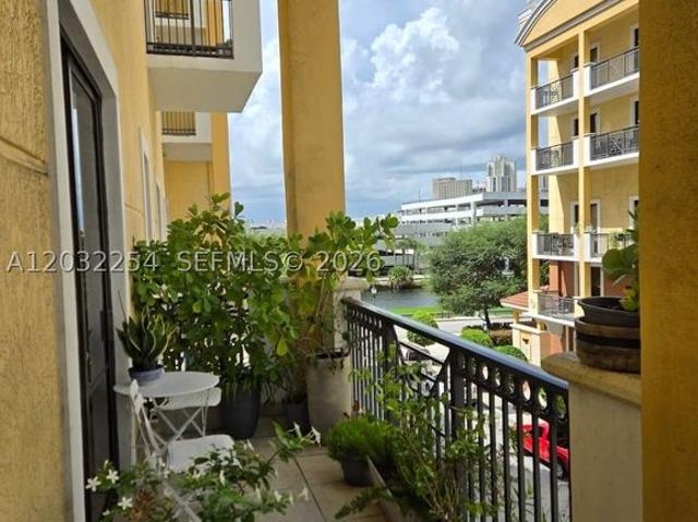 Luxury apartment complex for rent in Miami, United States