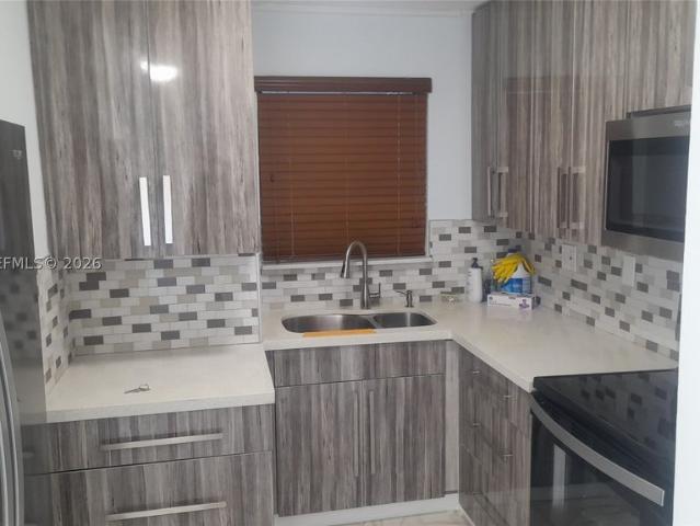 Luxury apartment complex for rent in Miami, United States