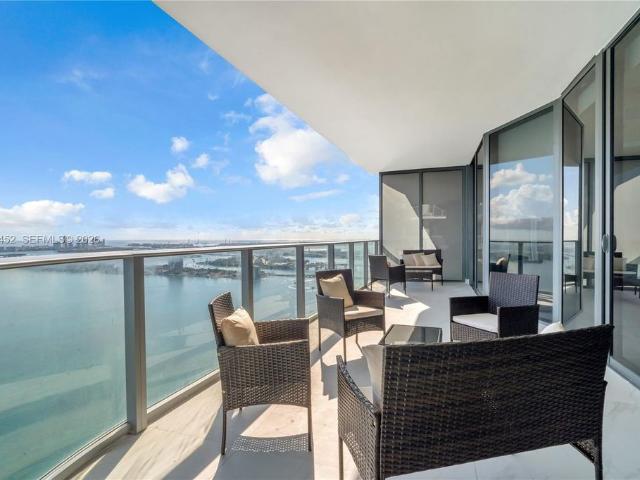 Luxury apartment complex for rent in Miami, United States