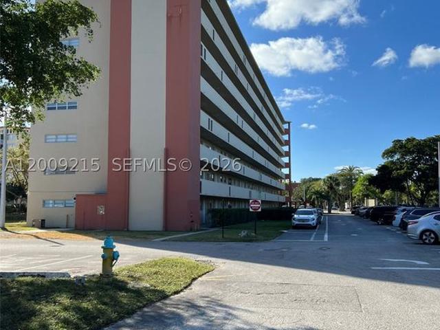 Luxury apartment complex for rent in Miami, United States
